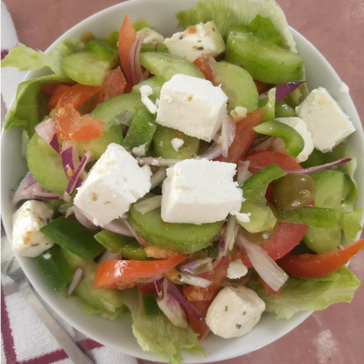Greek Salad (Horiatiki / Xoriatiki) - Cook With Renu