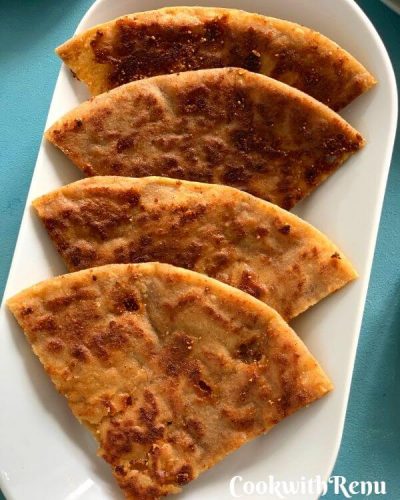 Gul Poli | Tilgul Poli | Jaggery and Sesame seeds stuffed Indian ...