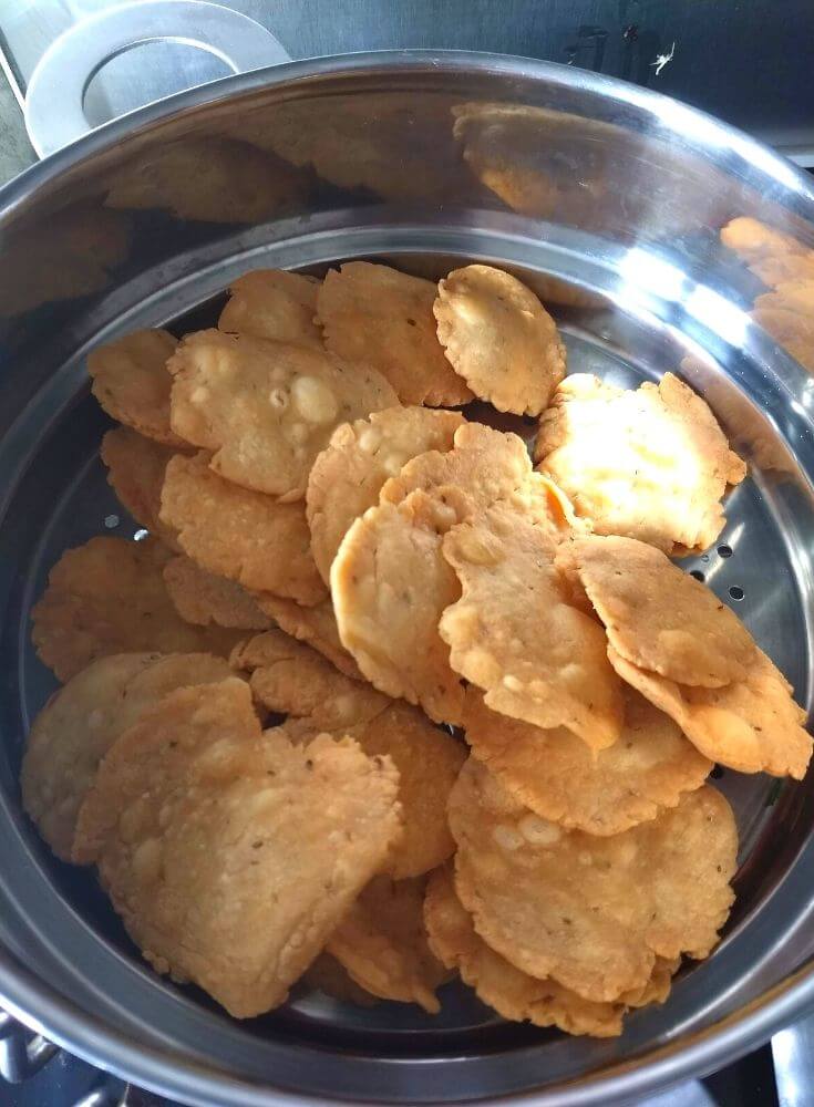 Whole Wheat Namkeen Mathri | Papdi Puri for Sev Puri (Baked & Fried ...