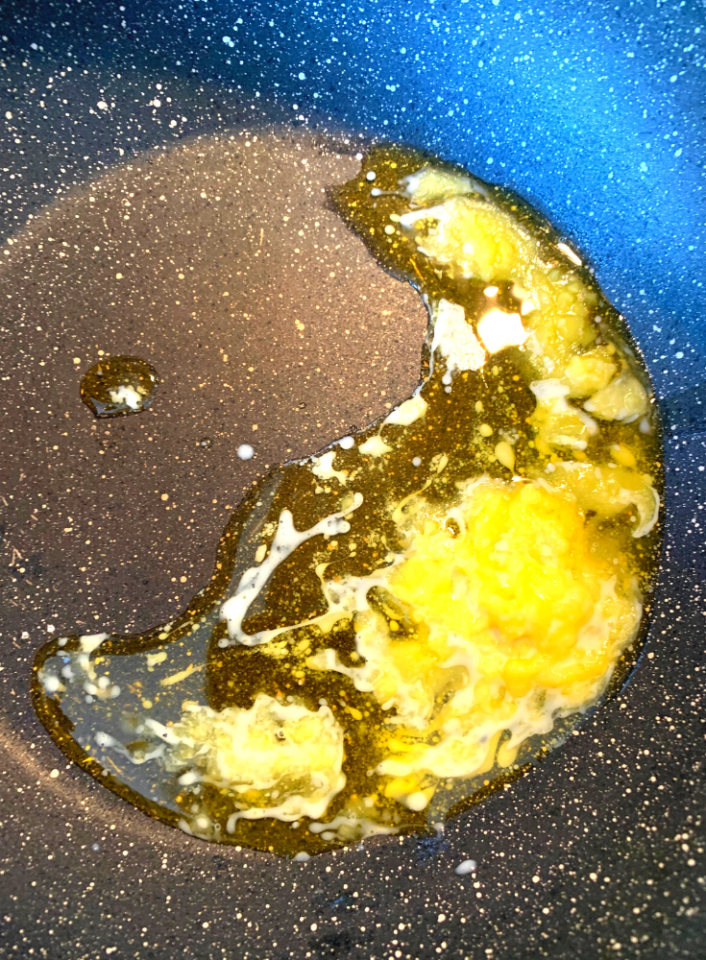 Til Bhugga | Til Khoya ladoo (Using Milk Powder) - Cook With Renu