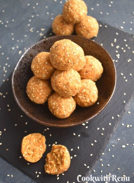 Til Bhugga | Til Khoya ladoo (Using Milk Powder) - Cook With Renu