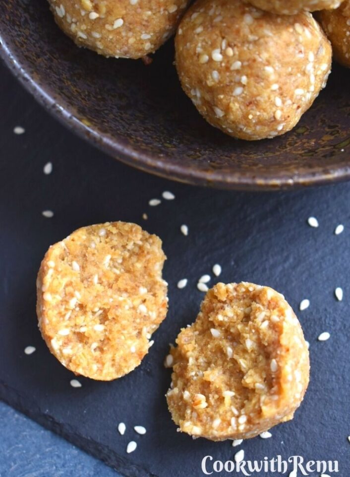 Til Bhugga | Til Khoya ladoo (Using Milk Powder) - Cook With Renu