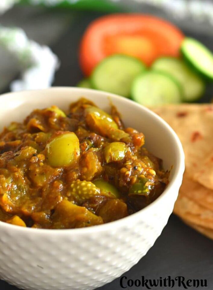 Hare Tamatar Ki Sabji (Green Tomato Curry) - Cook With Renu